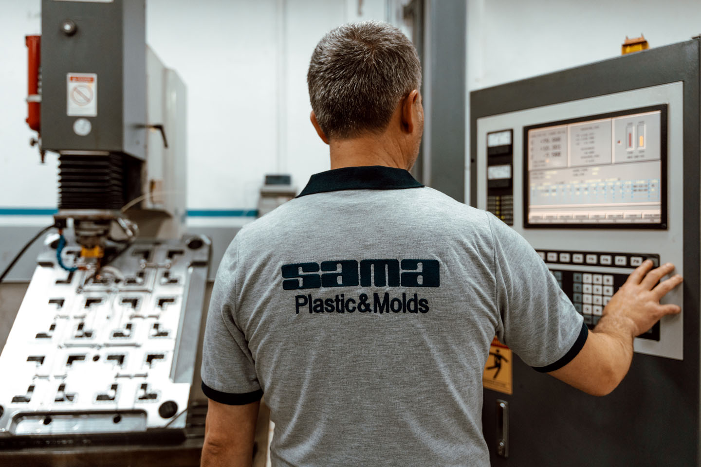 Contact us - Sama Technical Molds